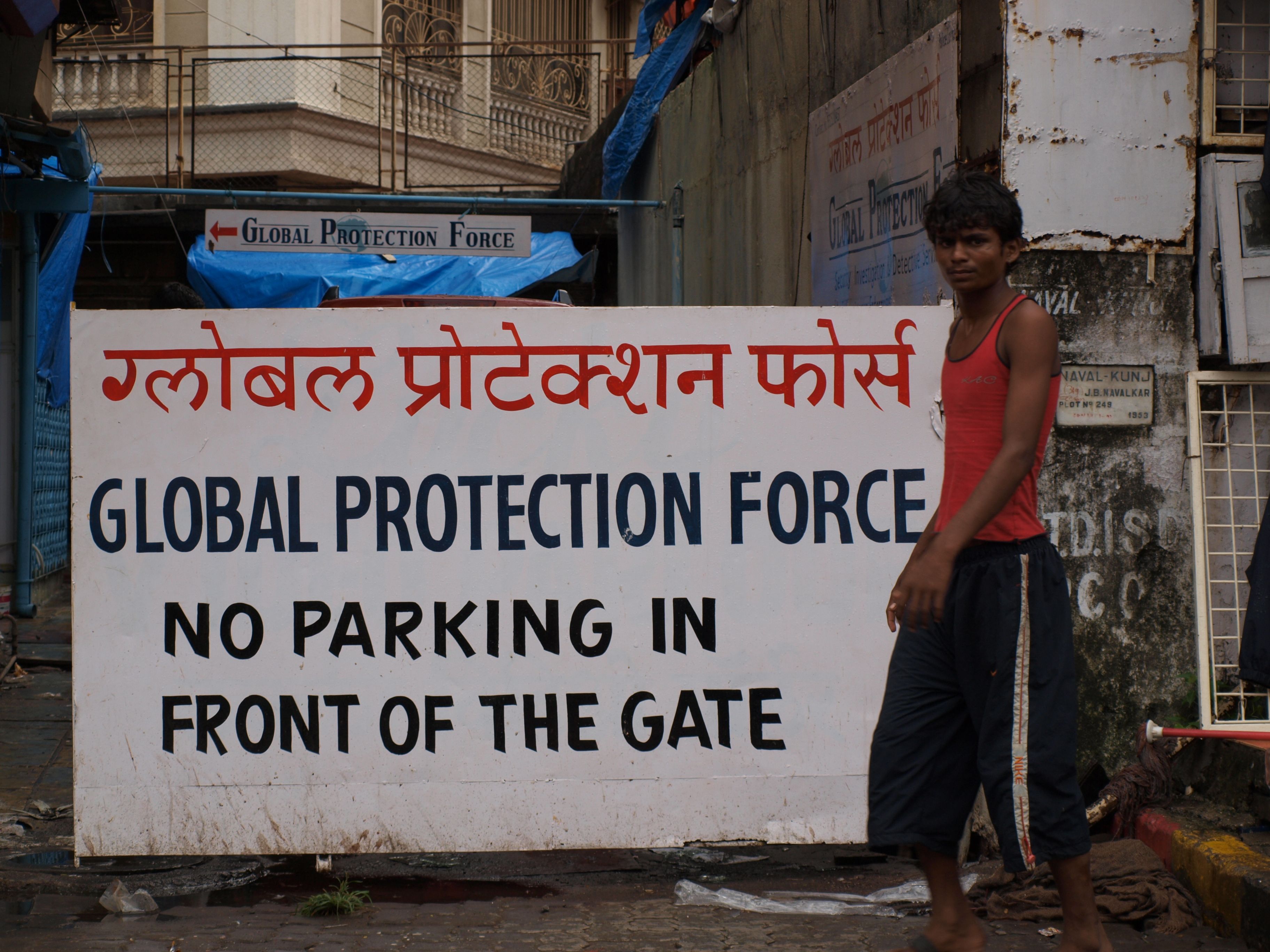 Amazing Signage | Bagels and Lakhs